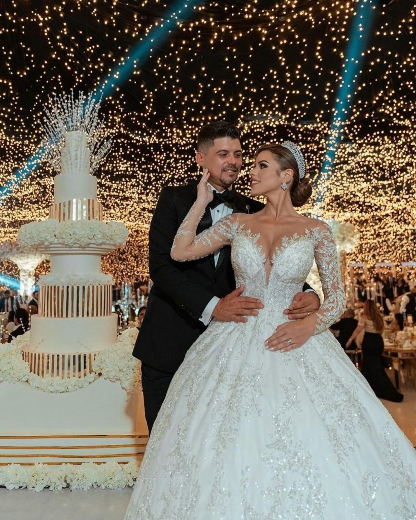 Stephany Mardelli alardea de su "cuento de hadas" con el constructor de ...